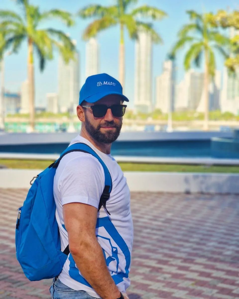 Живот като в приказка! Ето къде е и как изглежда майстор Караджов, след като напусна Бригада Нов ...